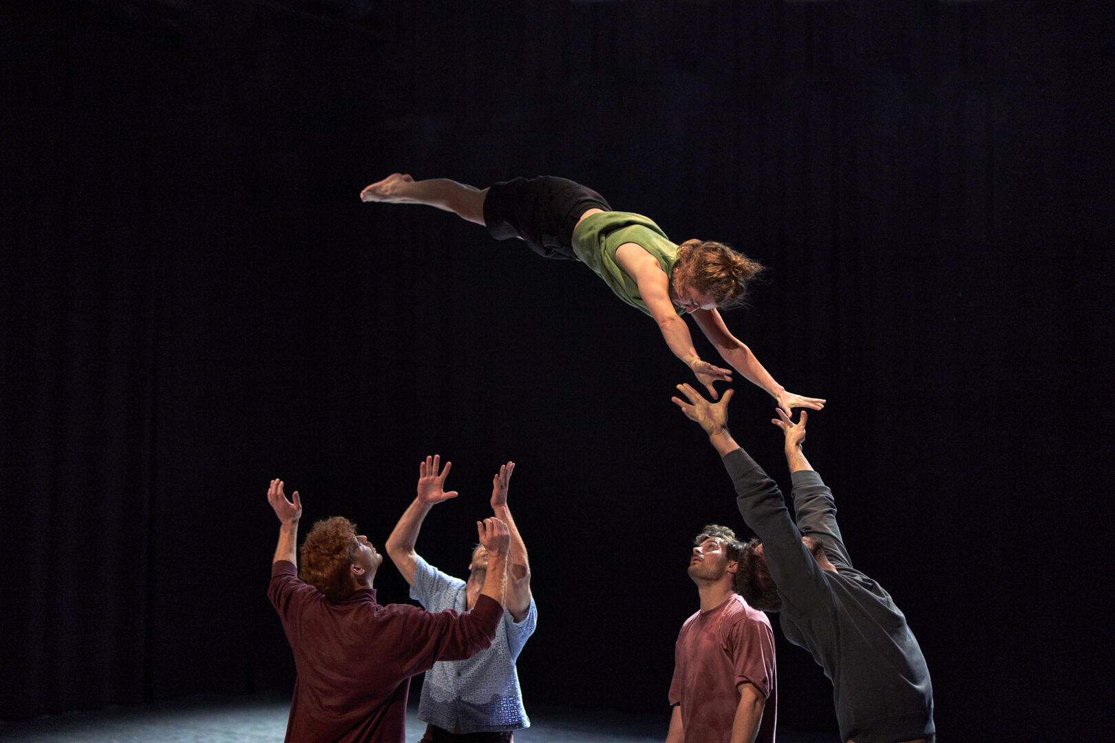 Knot on Hands | Marta & Kim | Felix Zech - Meander